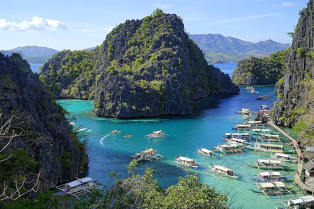 Discover the Tranquility of Coron's Kayangan Lake | mytourguide.ph