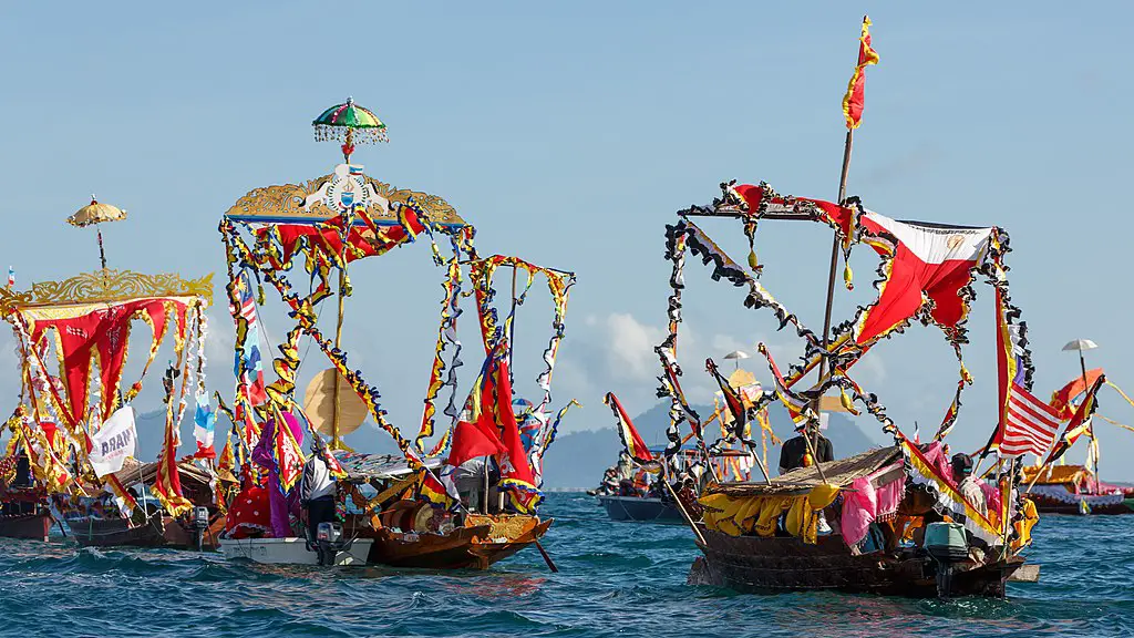 Experience the Colorful Spectacle of Regatta Lepa Festival ...